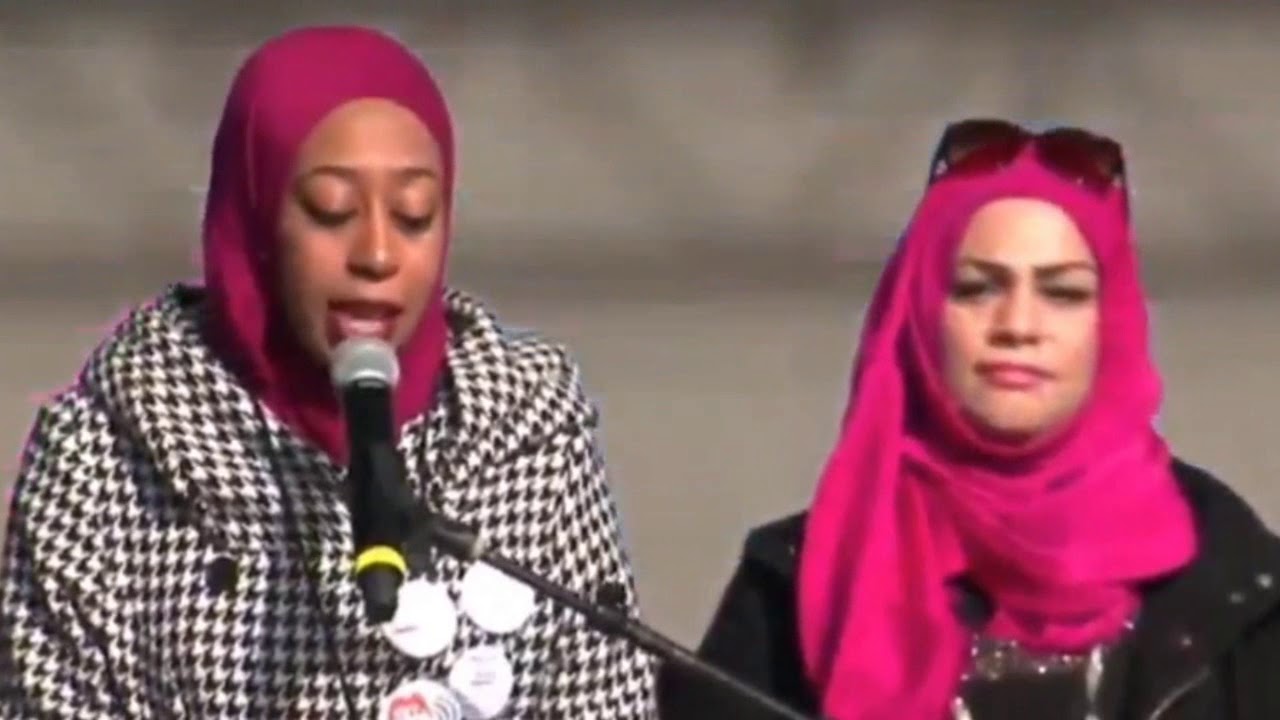 Quran Recitation in Women March Chicago - YouTube