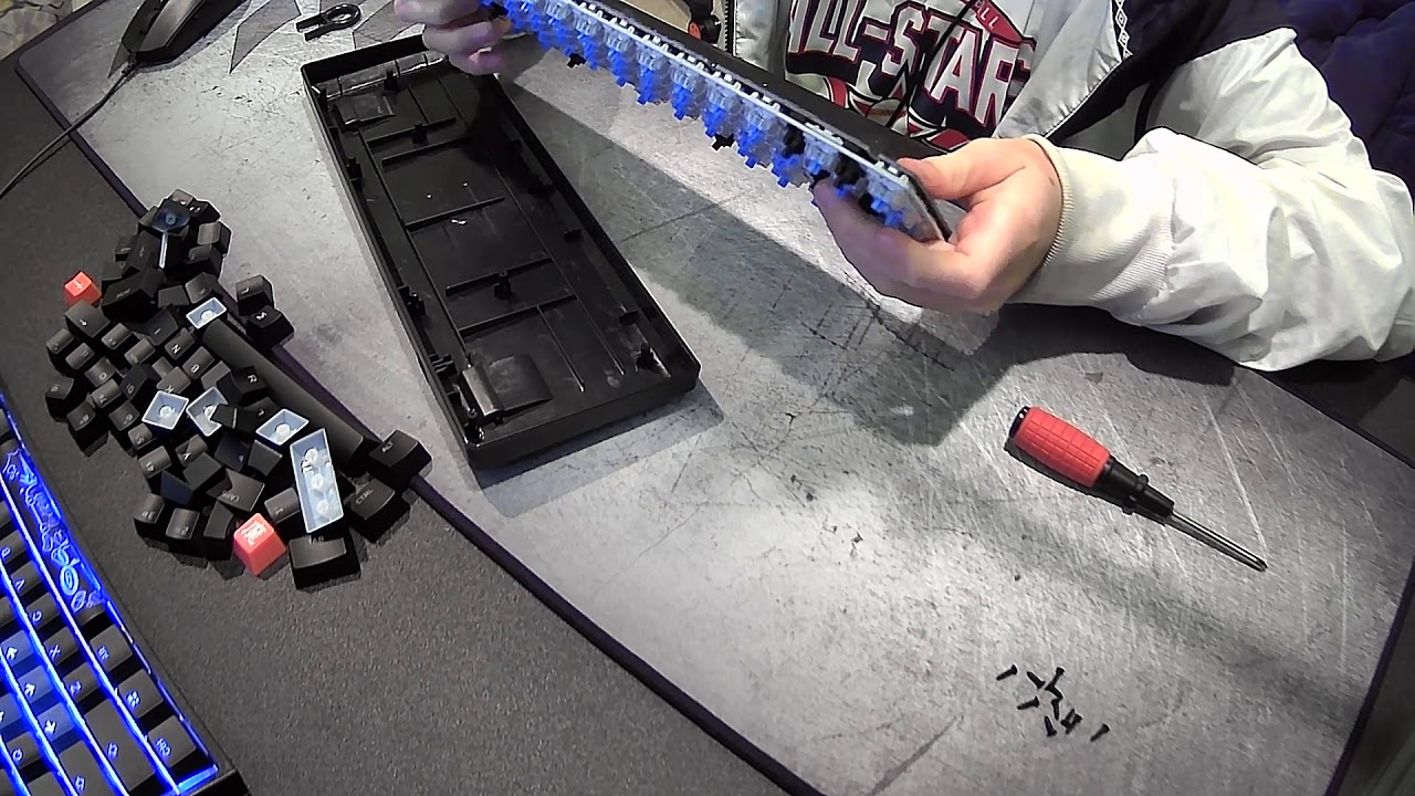 taking apart keyboard - YouTube