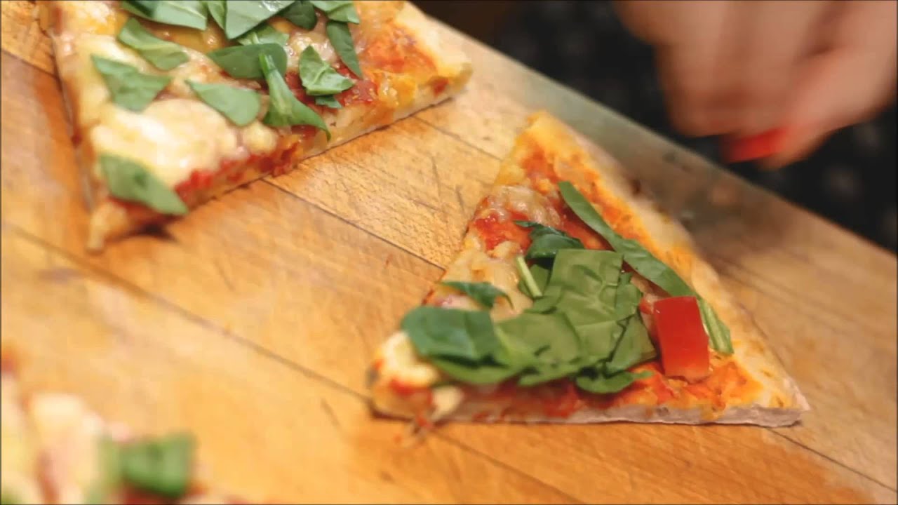 SPAR Christmas Tree Pizzas - YouTube