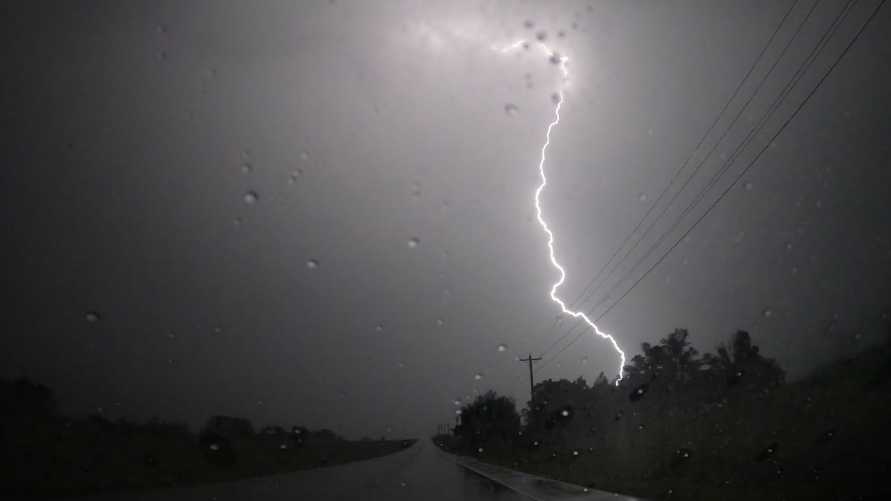 Best CG lightning storm compilation at night in Northwest Missouri - 5/25/2024 - YouTube