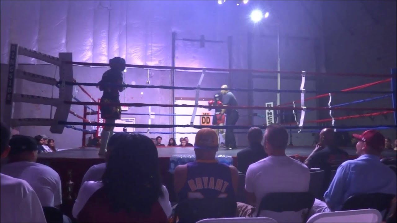 Jen Gaines (Pentagon MMA) - TCB Fights 6.22.13 - YouTube