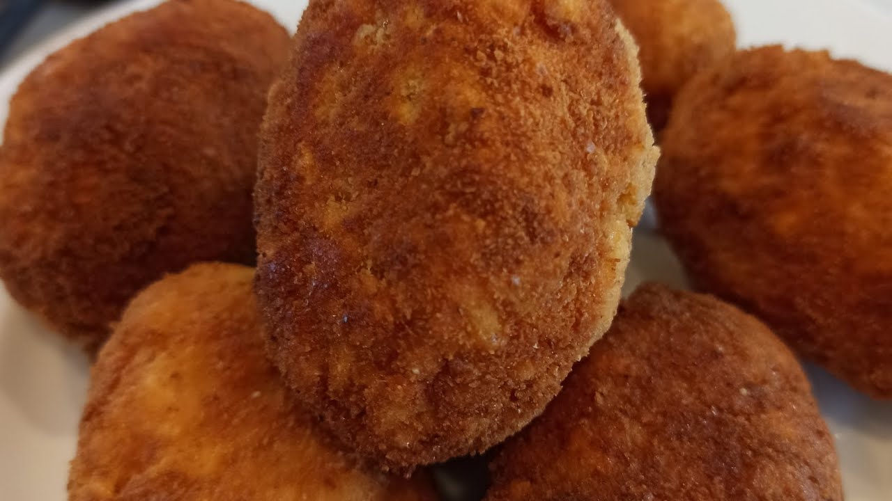 SO EASY TO MAKE ARANCINI (SICILIAN STYLE RICE BALLS) STUFFED WITH ...