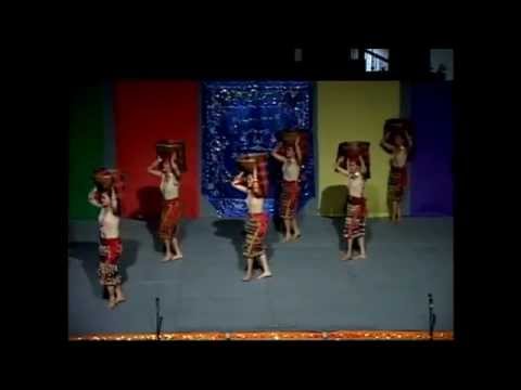 CEU FOLK DANCE TROUPE - RAGRAGSAKAN (KALINGA) - YouTube