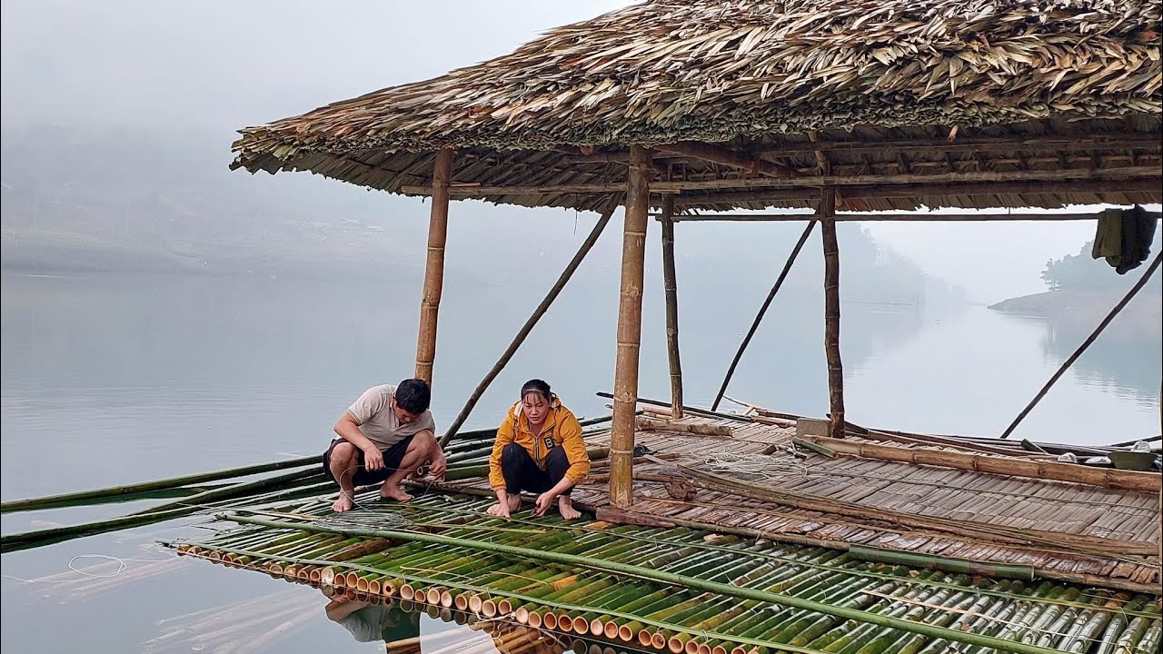 100 Days Build a floating raft house in the wild lake, bamboo floor ...