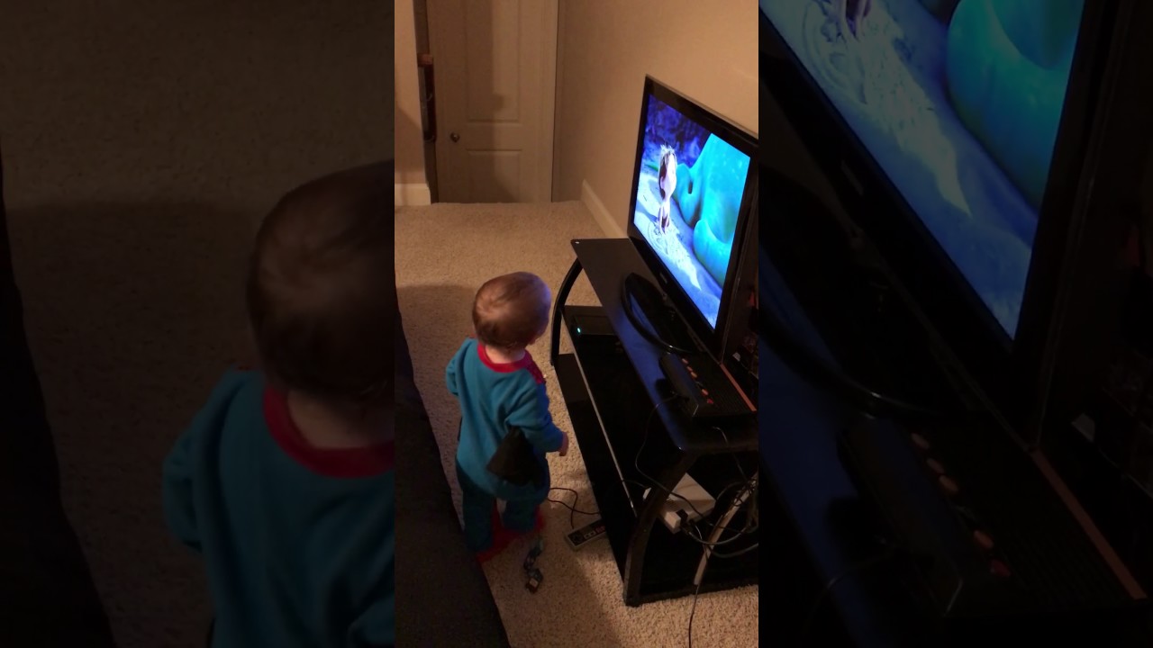 Baby howling The Good Dinosaur Movie - YouTube