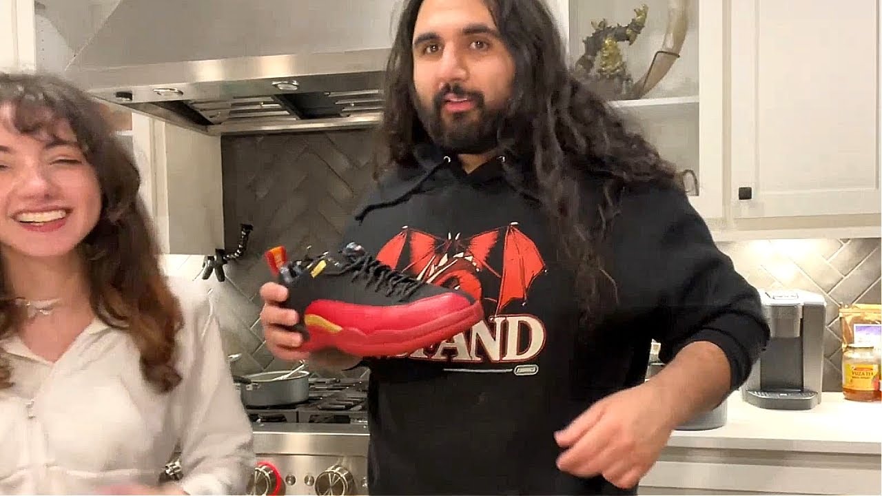 Esfand's Secret pocket.. - YouTube