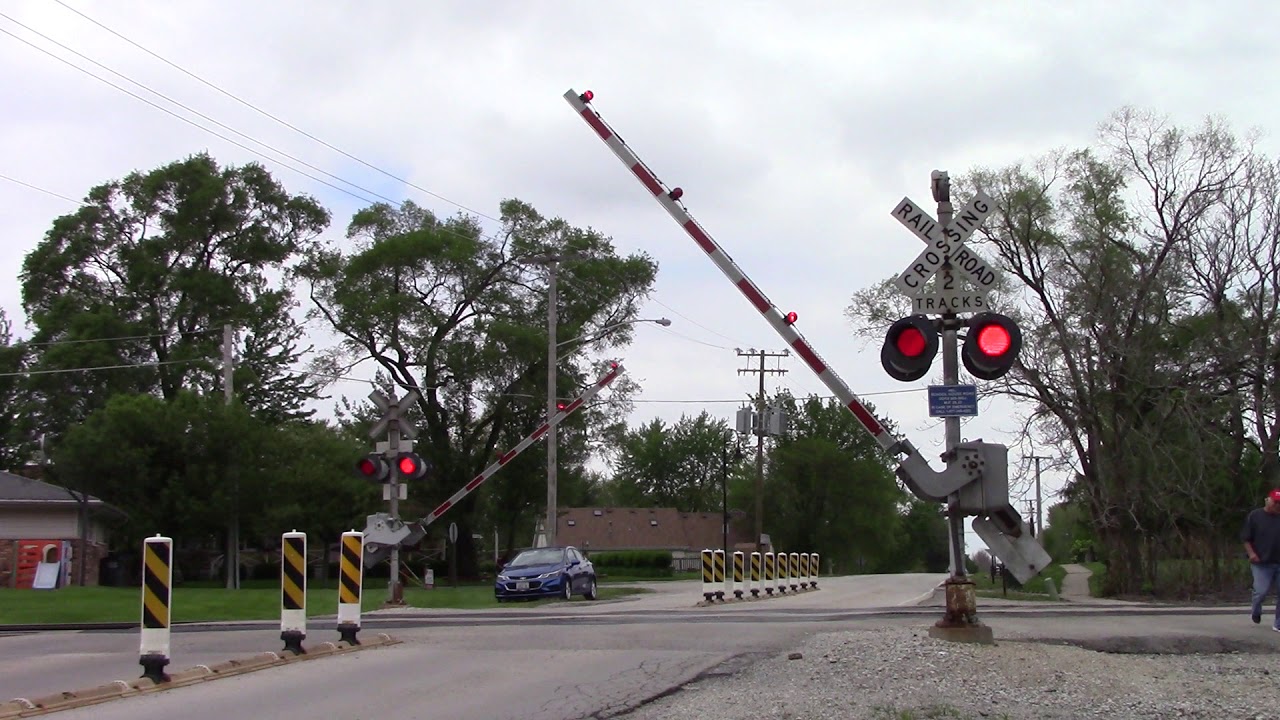 Metra 409 West in Mokena, IL 5/20/20 - YouTube