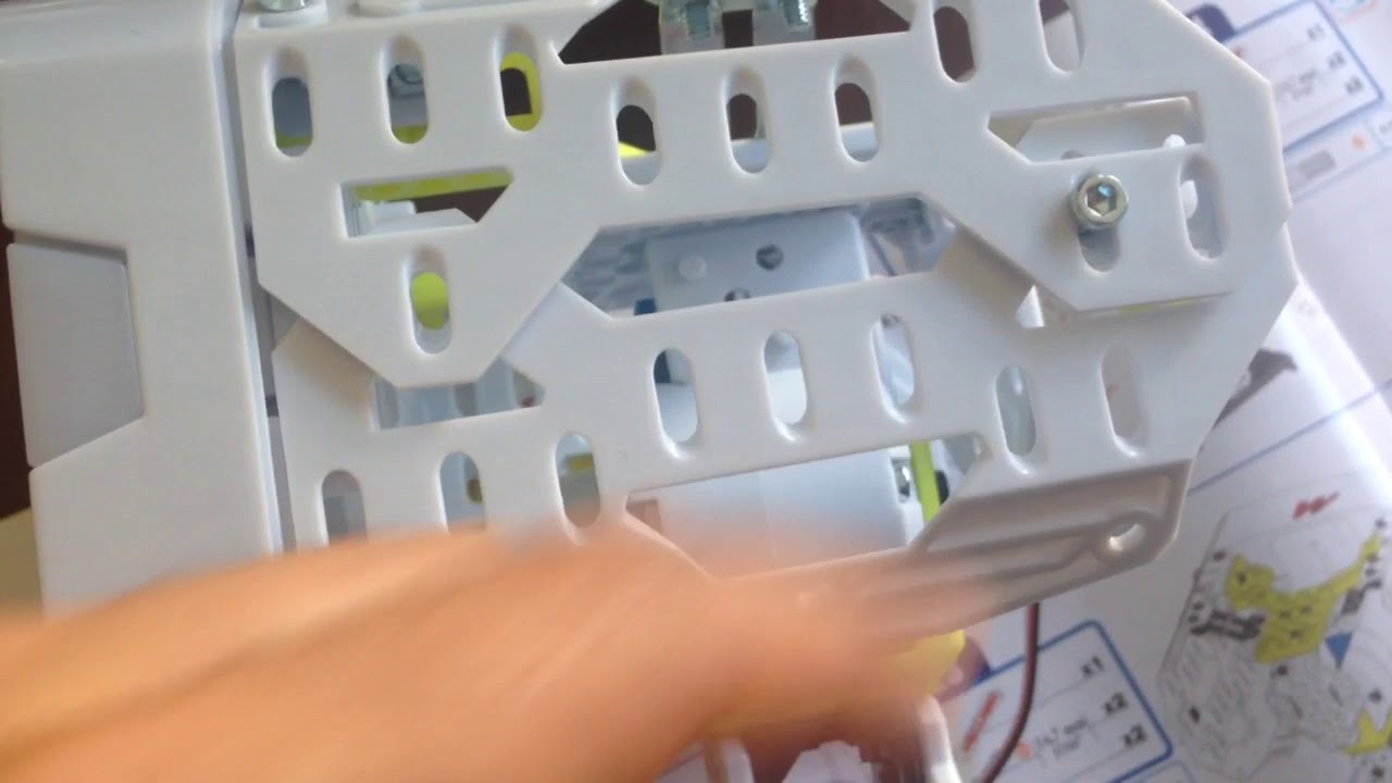 Max meccano assembly step 23 - YouTube