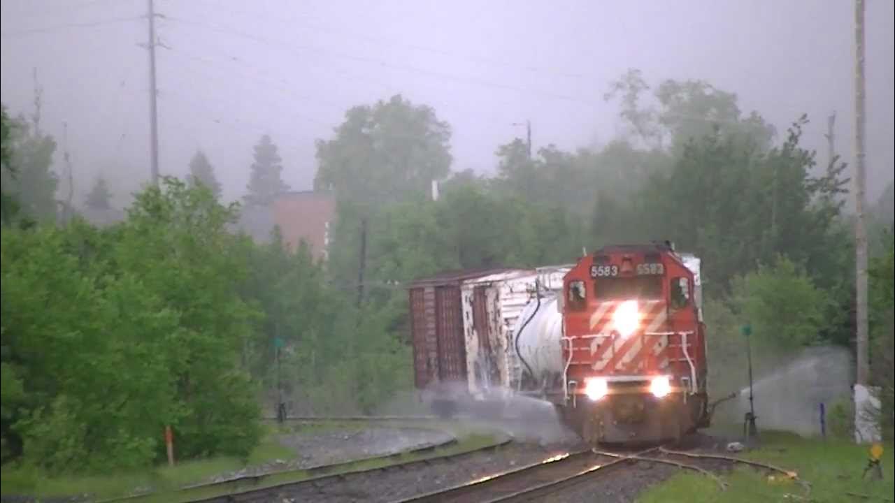 CP 2GNG-18 - CP 5583 W @ Marathon "Spray Train" - YouTube