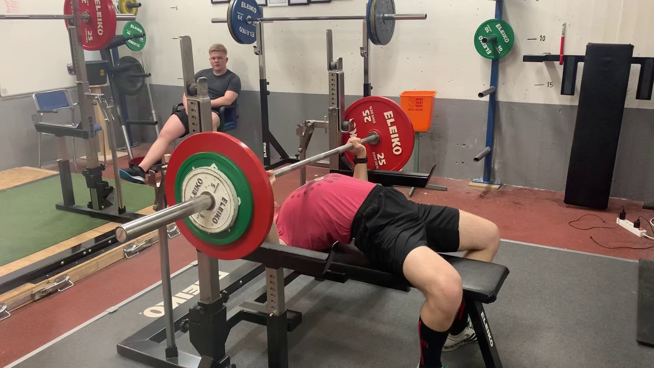 Bench press - 100 kg x3 @9 - YouTube