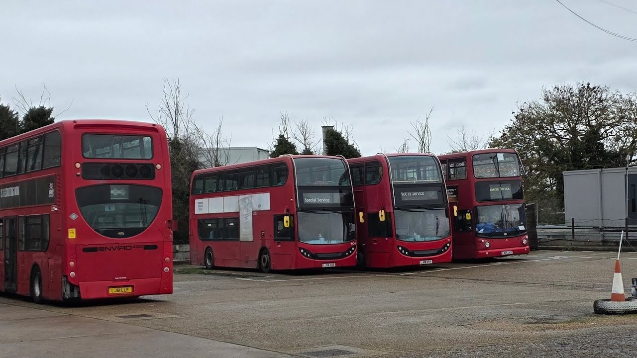 Brian Nash's Bus Yard Tour South Mimms 22/11/2025 - YouTube