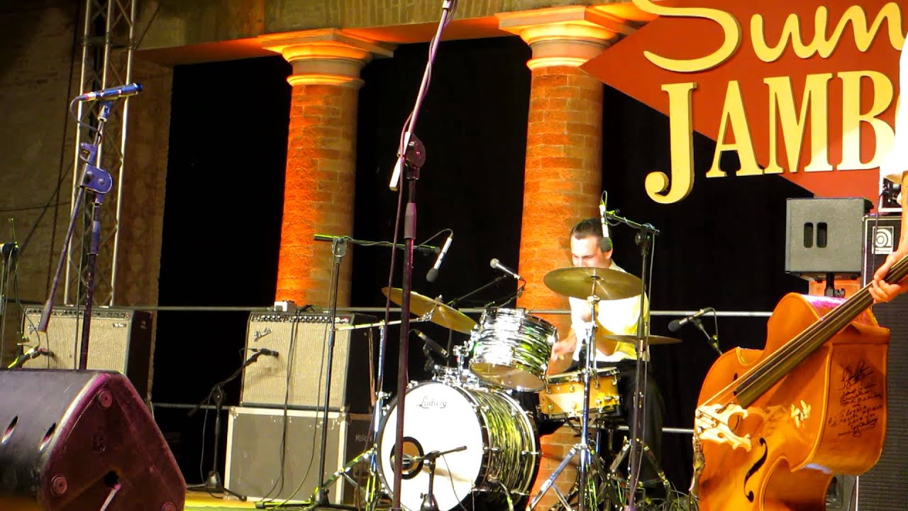 Johnny Law at Summer Jamboree 2012 Encore song - YouTube