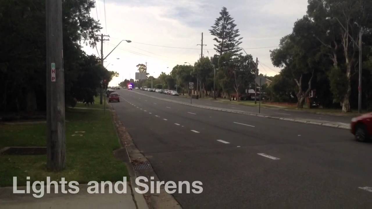 ASNSW Ambulance responding - YouTube