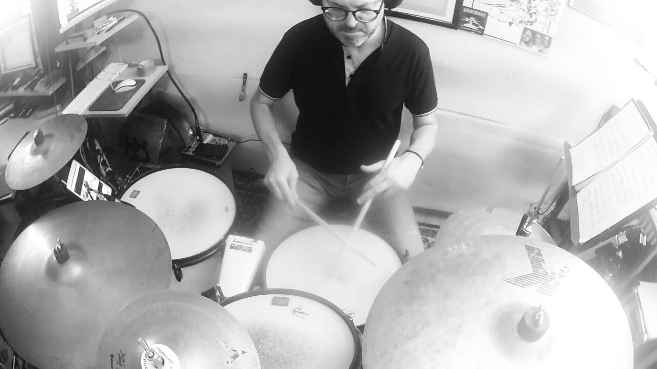 Gene Krupa - Gen's Blues drum solo - YouTube