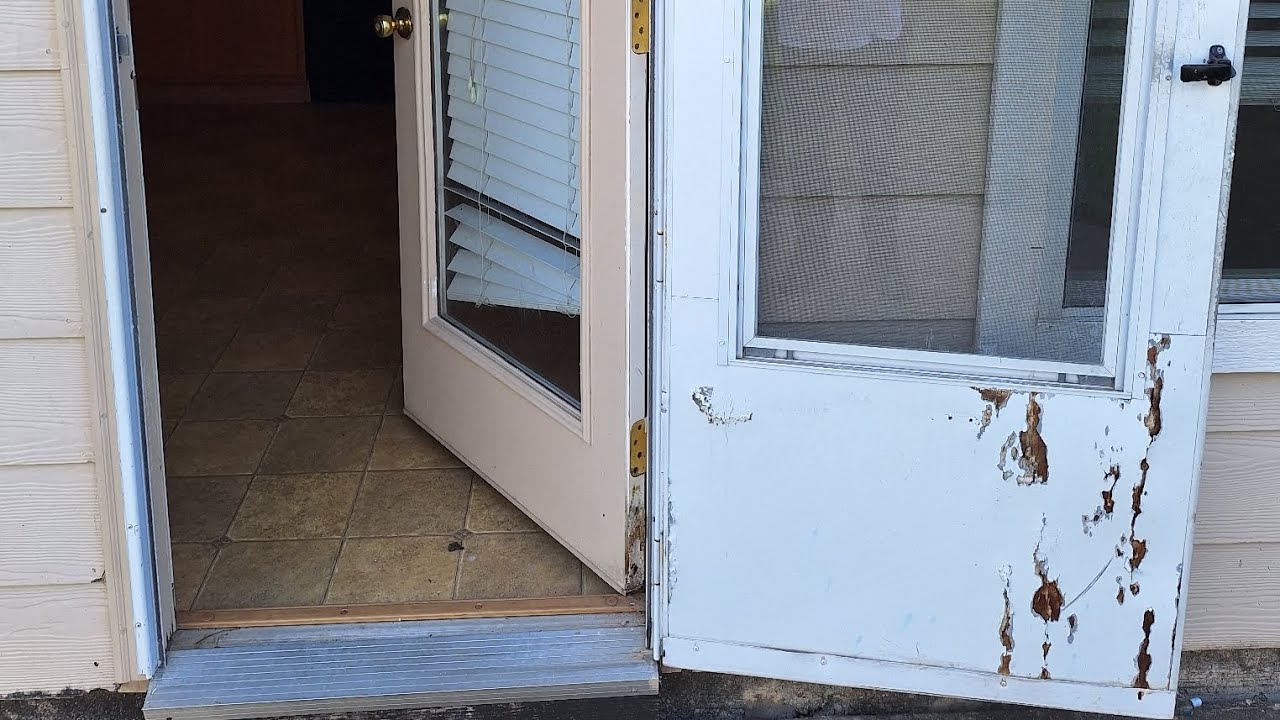 🥵🥵😱😰instalando back storm door .por primera ves. .mira como me fue 😬😬😬🥵 ...