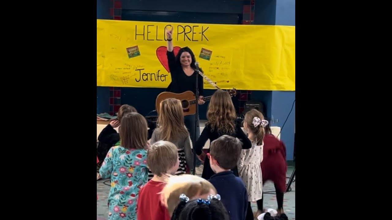 Live version of Jennifer Daniels' punk rock game of Simon Says - YouTube