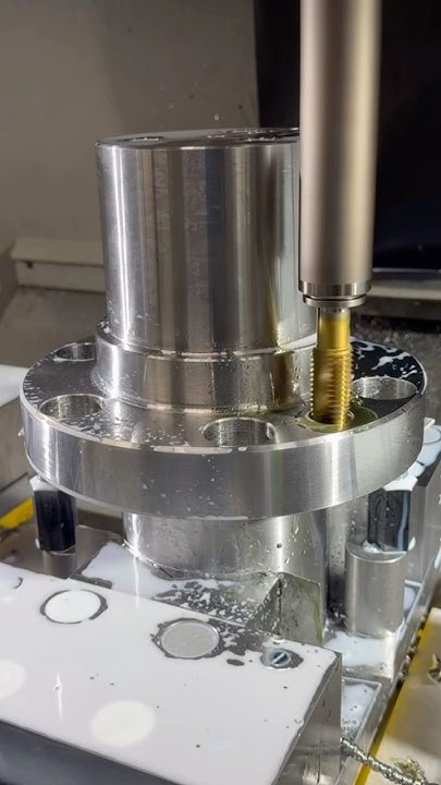 Tapping on CNC milling#machinistlife #machining #machine #milling#steel ...