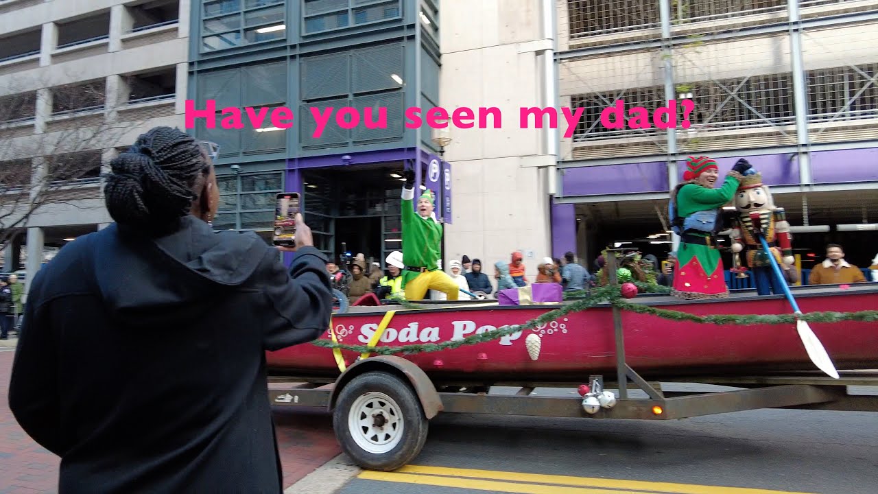 Reston Town Center Holiday Parade - YouTube