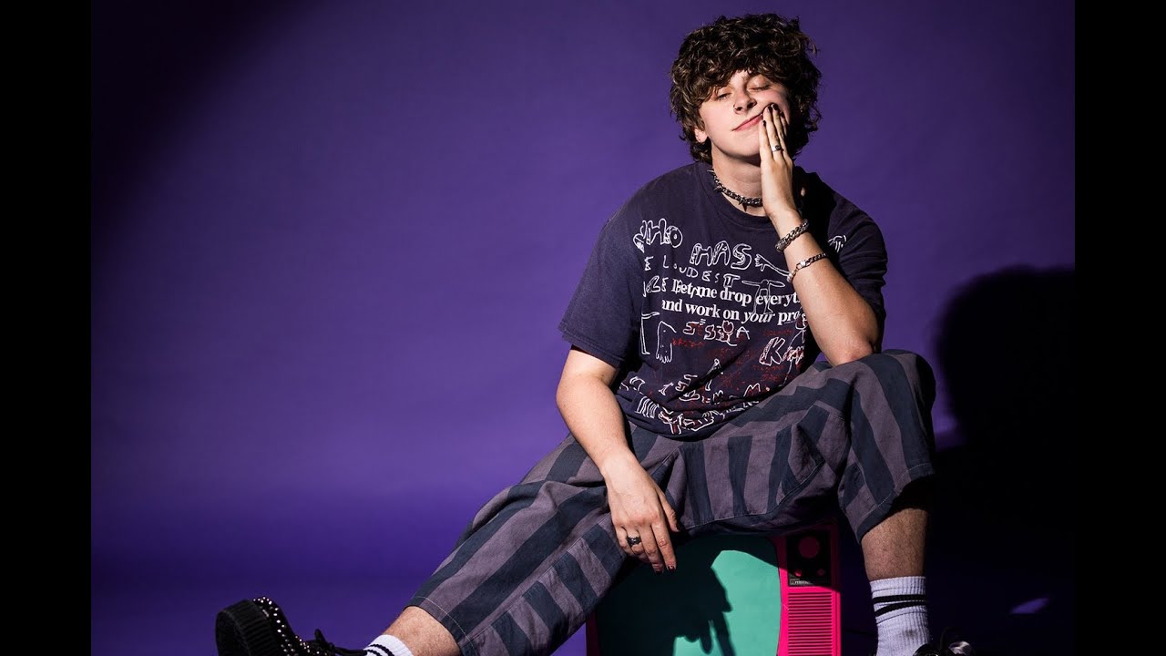 Noah Finnce talks new song Growing Up on the Internet and more!! - YouTube