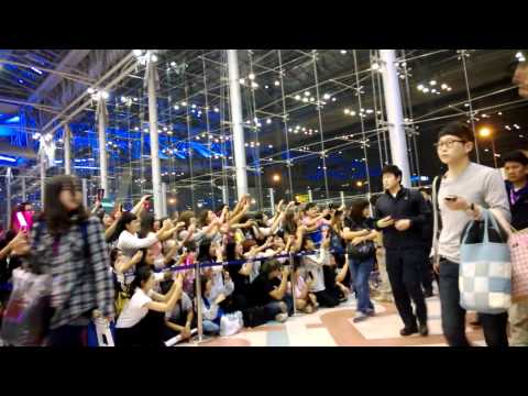 140111 Girls'Generation at Suvarnabhumi Airport by tuaLek Thai Shop