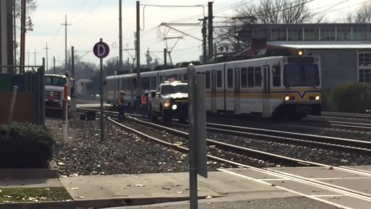 S Street Crossing, Sacramento Light Rail Passing UP Working On Track ...