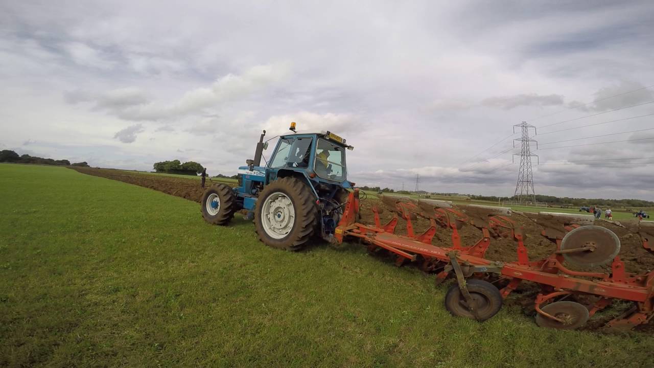 Ploughing through the ages 2016 - YouTube