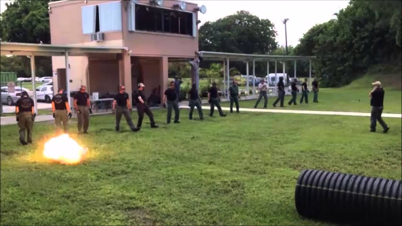 Combined Tactical Systems Flashbang Course, Droppin BANGS - YouTube