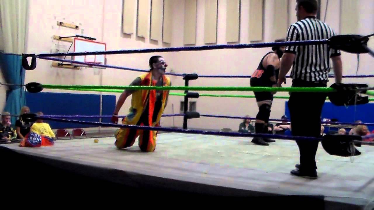 Yabo the Clown vs Backwoods Brown 9-12-15 - YouTube