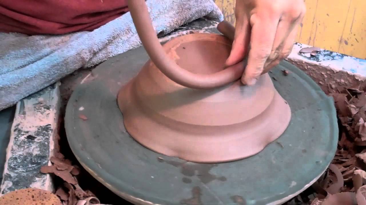 Throwing a foot on a bowl - YouTube