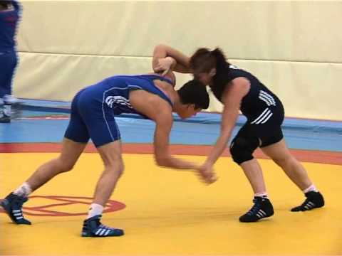 Qadın güləşçilərimiz Qızıl Qran Pri turnirinə hazırlaşır / 15.11.2013