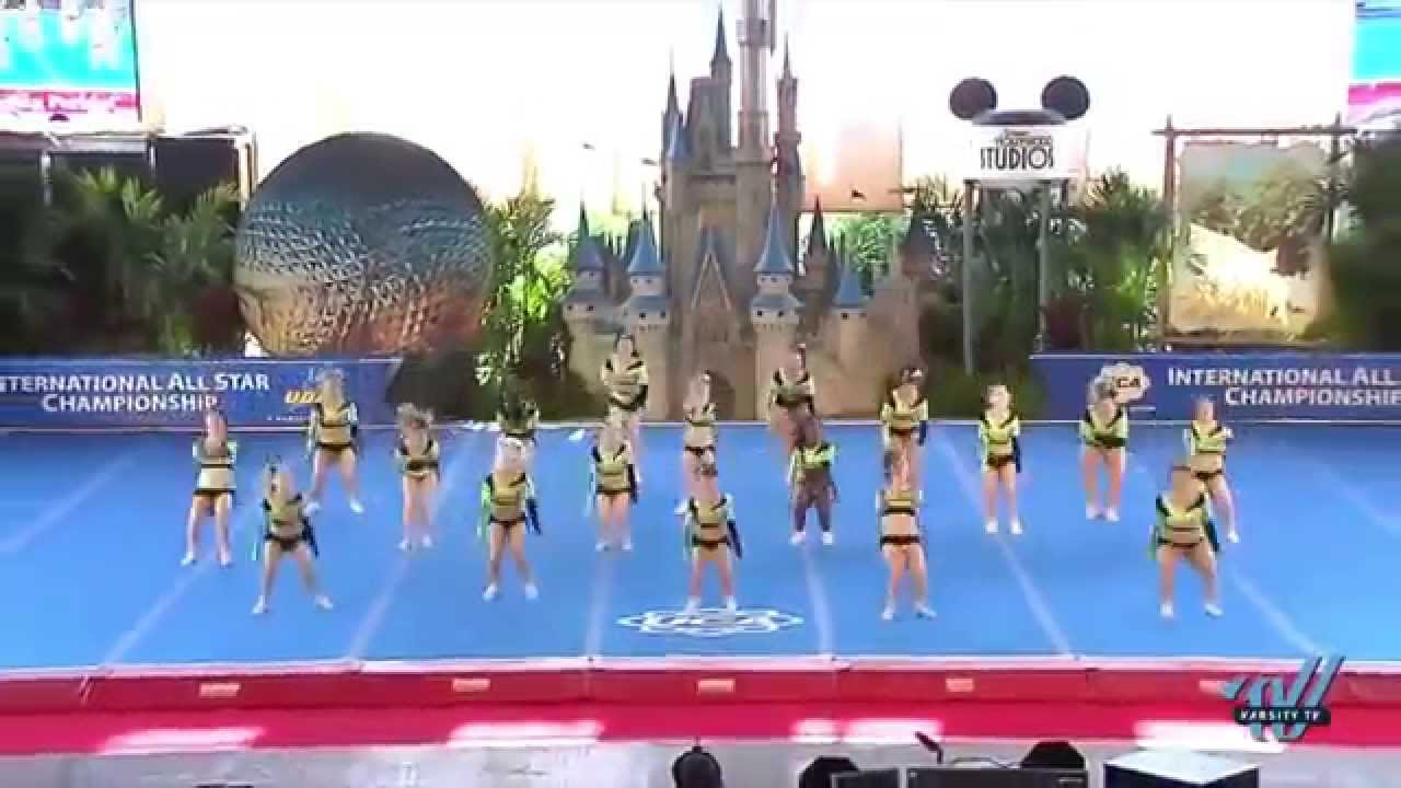 UCA Day 1 Warman Ultimate Peridot Small Senior Level 3 - YouTube