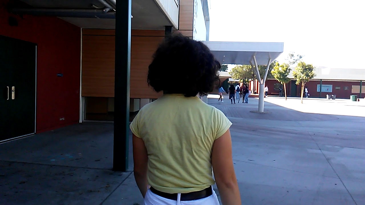 Tracking shot/behind the shoulder shot - YouTube