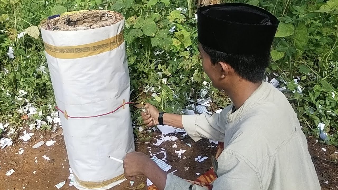 Nyumet Mercon Besar , Hari Raya Idul Fitri | Tradisi Lebaran - YouTube