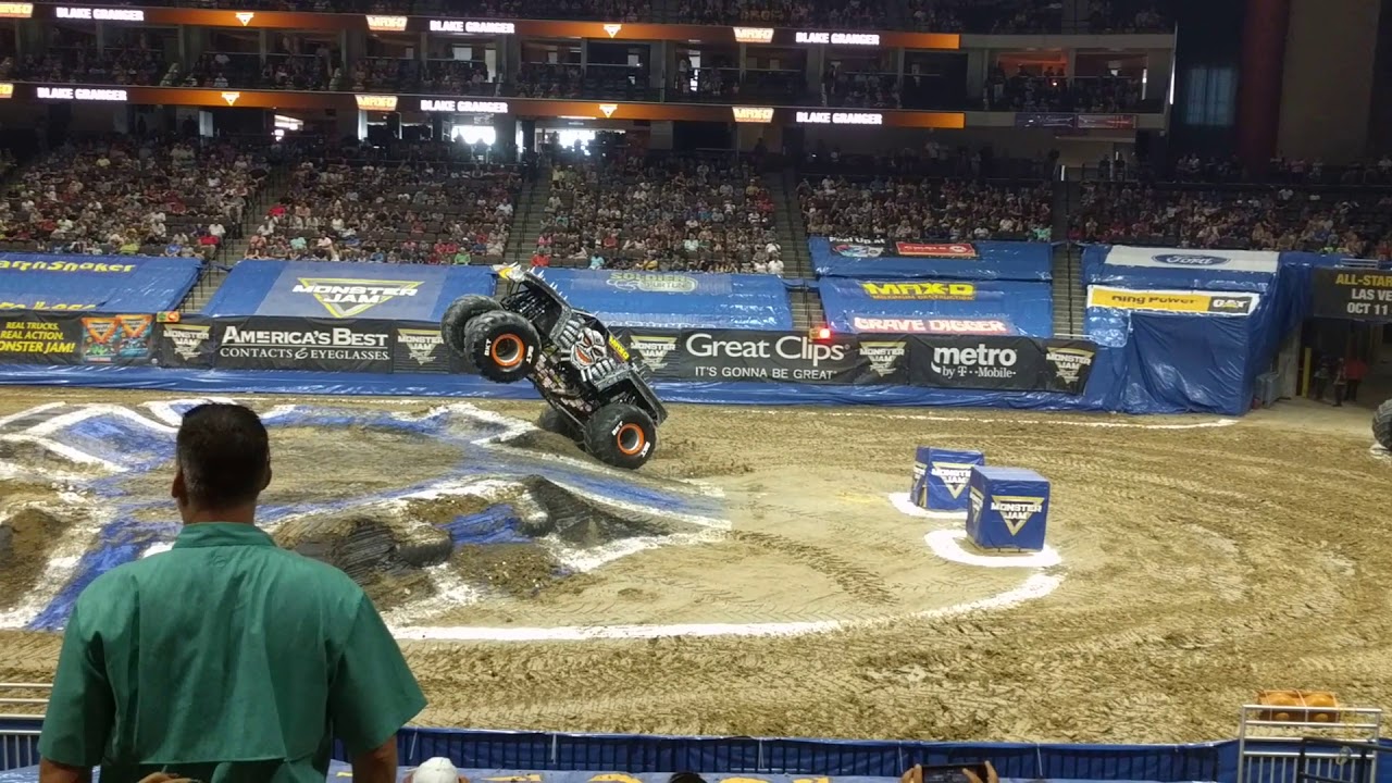 Monster Jam Jacksonville 2019 Show 2 Max-D Racing Win - YouTube