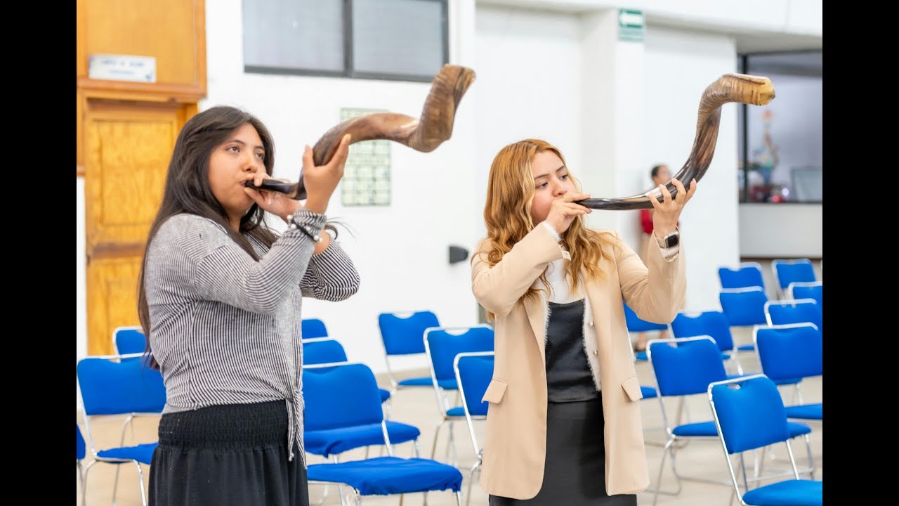 Shofar, a Jewish musical instrument for soul stirring. - YouTube