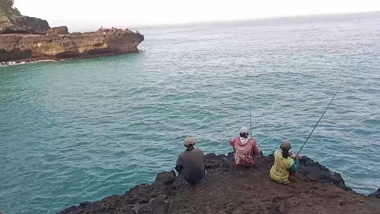 MANCING PINGGIRAN LAUT ||mancing mania MANTAP - YouTube