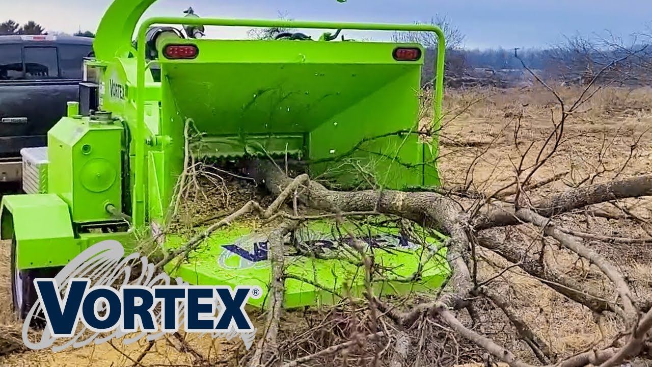 VORTEX Chip Shot: V-12 Processing Hardwood Branches - YouTube