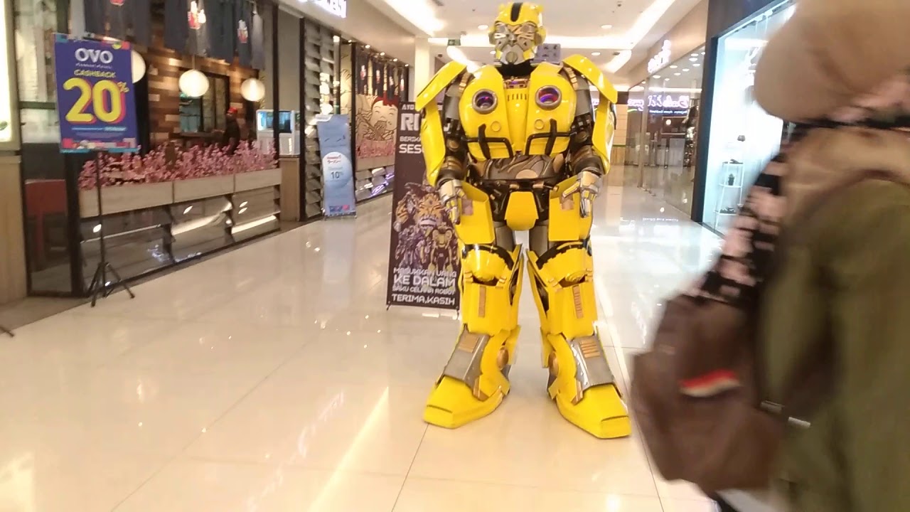 Robot kuning siapa nih - YouTube