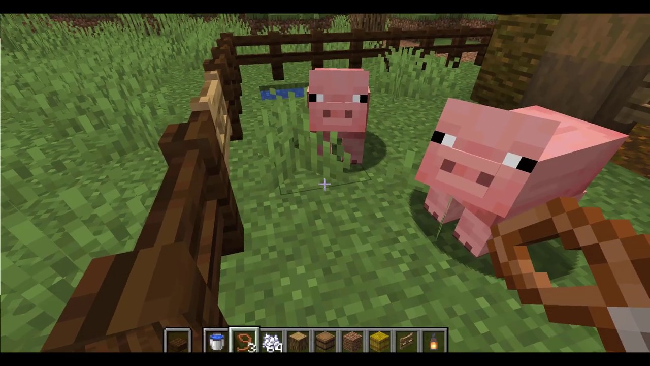 How to make a house for pigs in Minecraft - YouTube