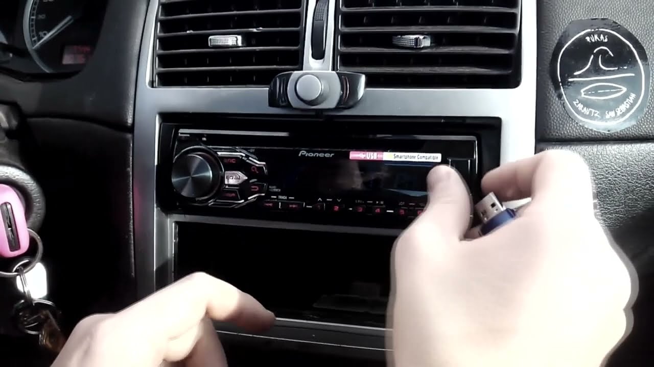 Tutorial cómo cambiar la radio del coche / Review how to change the car ...