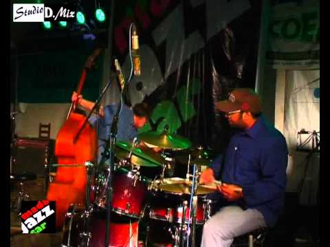 Alessandro d'Episcopo Trio feat. Solo Andrianasolo & Kesivan Naidoo ...
