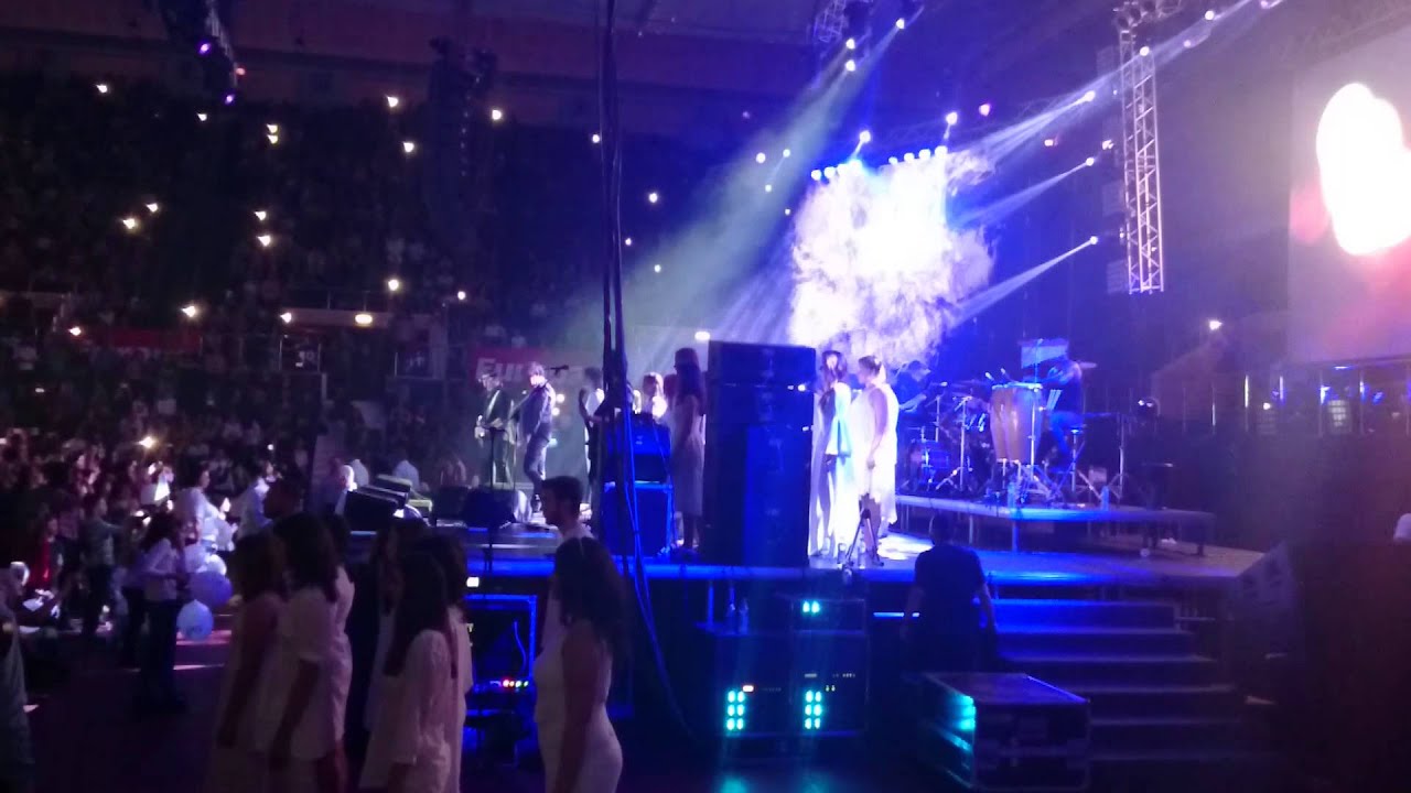 Vine o zi - Holograf concert sala Polivalenta - YouTube