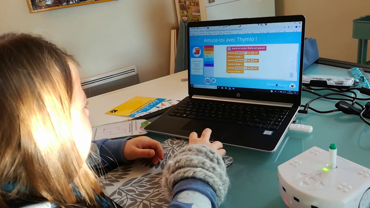 Programmation avec Thymio et Blocky - YouTube