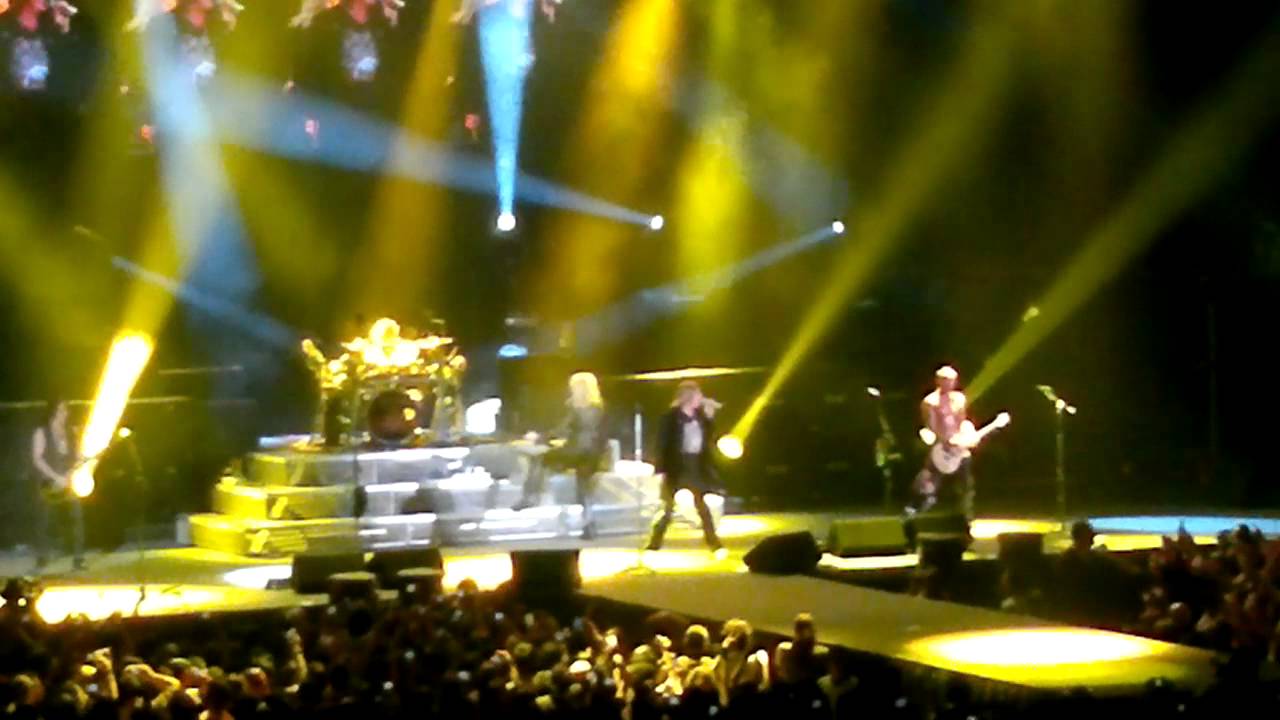 Intro Def Leppard Undefeated and Rocket (Live 2012 Monterrey) - YouTube