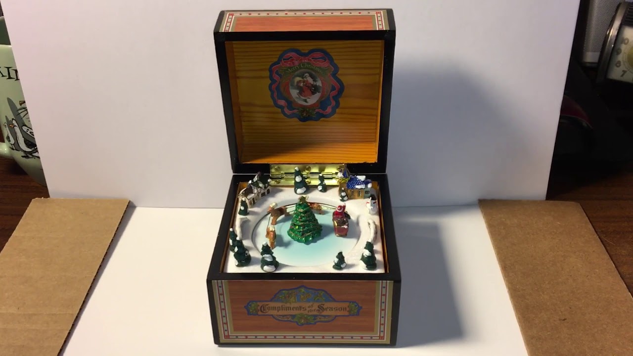 Gold Label Collection 75th Anniversary Music Box Santa/Jingle Bells ...