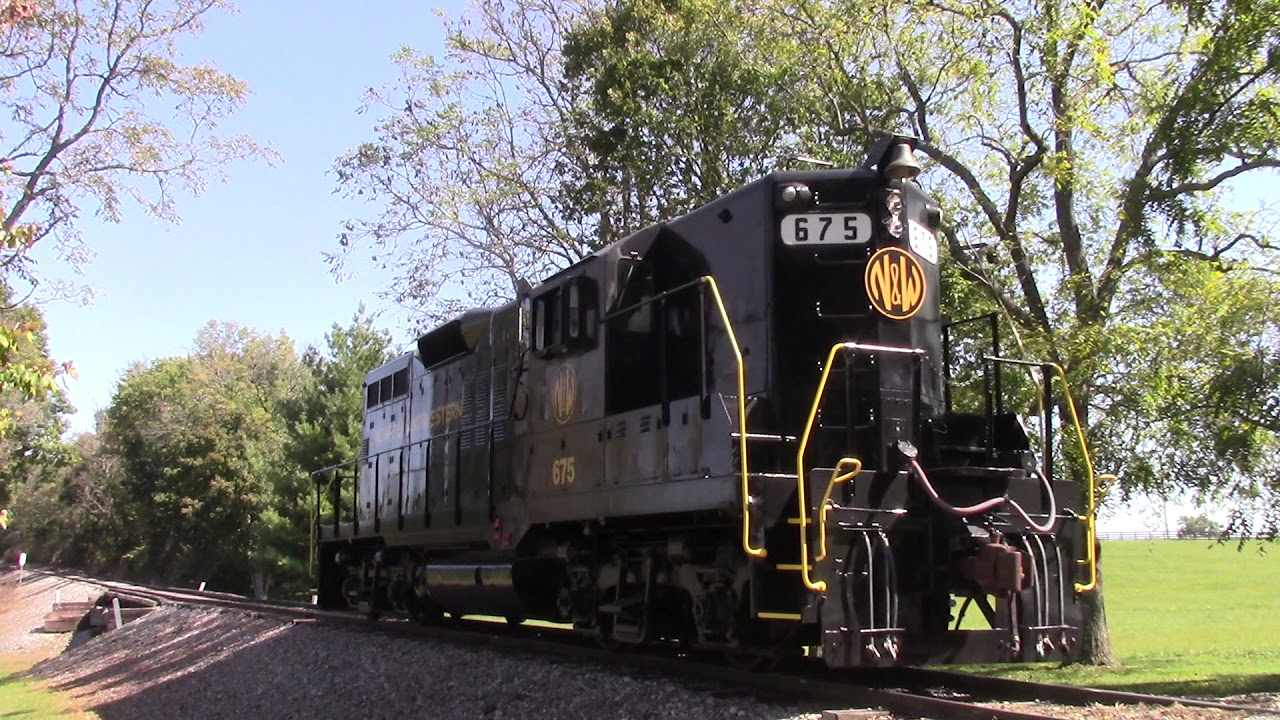 BGRM Norfolk & Western N&W EMD GP9 #675 Diesel Locomotive Light - YouTube