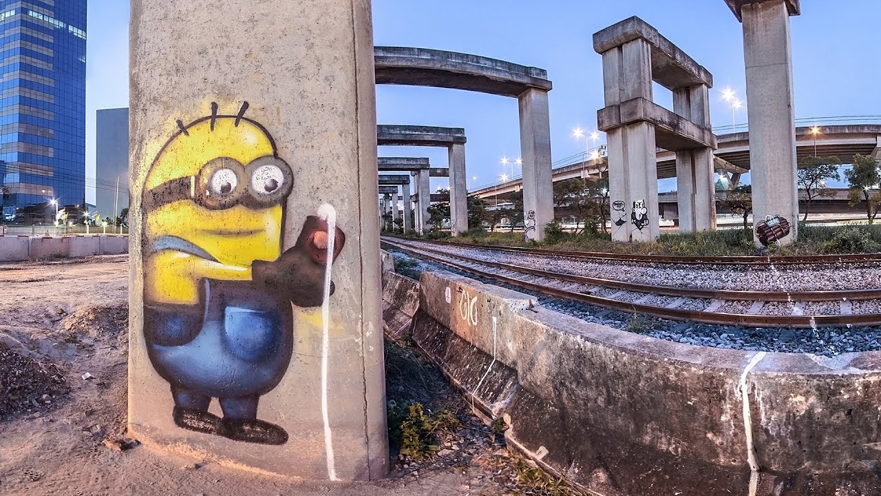 Minion Bombed Hopewell in Bangkok - YouTube