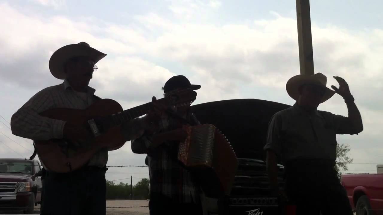 Conjunto en La Gran Pulga de Rio Grande 4/24/11 Parte 5 - YouTube