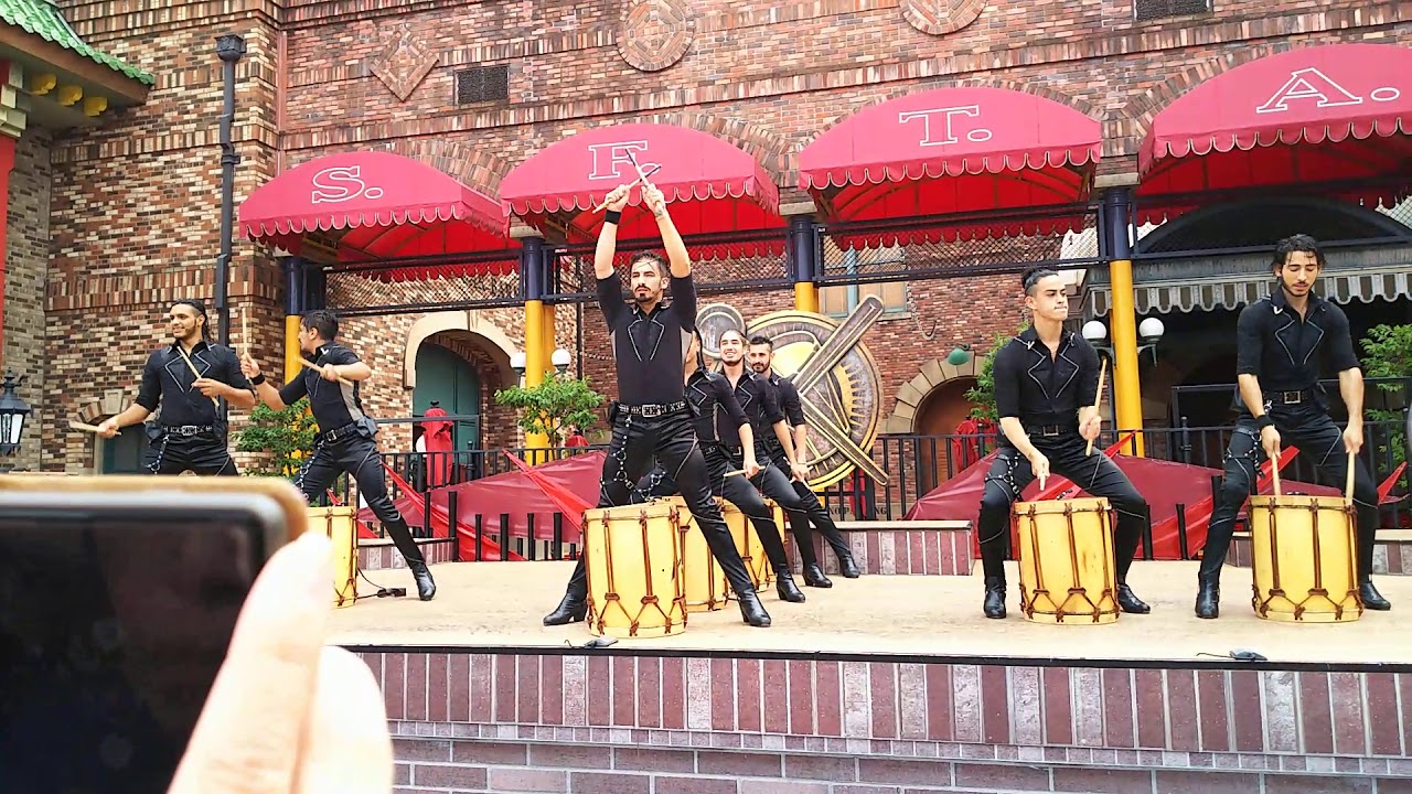 #6 Malevo de Argentina マレヴォ・デ・アルゼンチーナ at USJ - YouTube