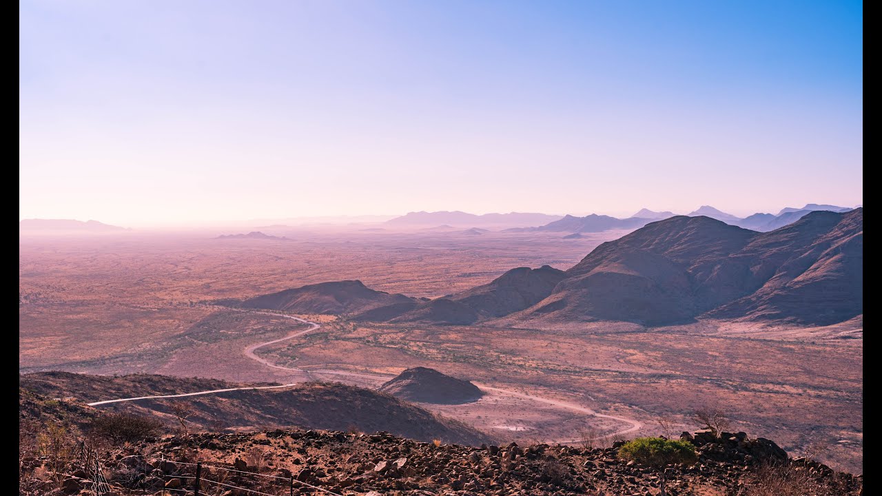 Bird's view of the Spreetshoogte Pass... in Namibia - YouTube